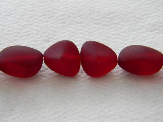 Merilasi nugetti 10-15mm Tumma punainen, 7kpl - Bohemia Design