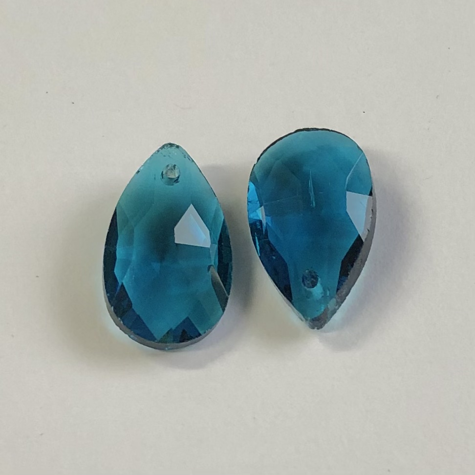 Viistehiottu lasi pisara 22x13mm indicolite, 2kpl - Bohemia Design