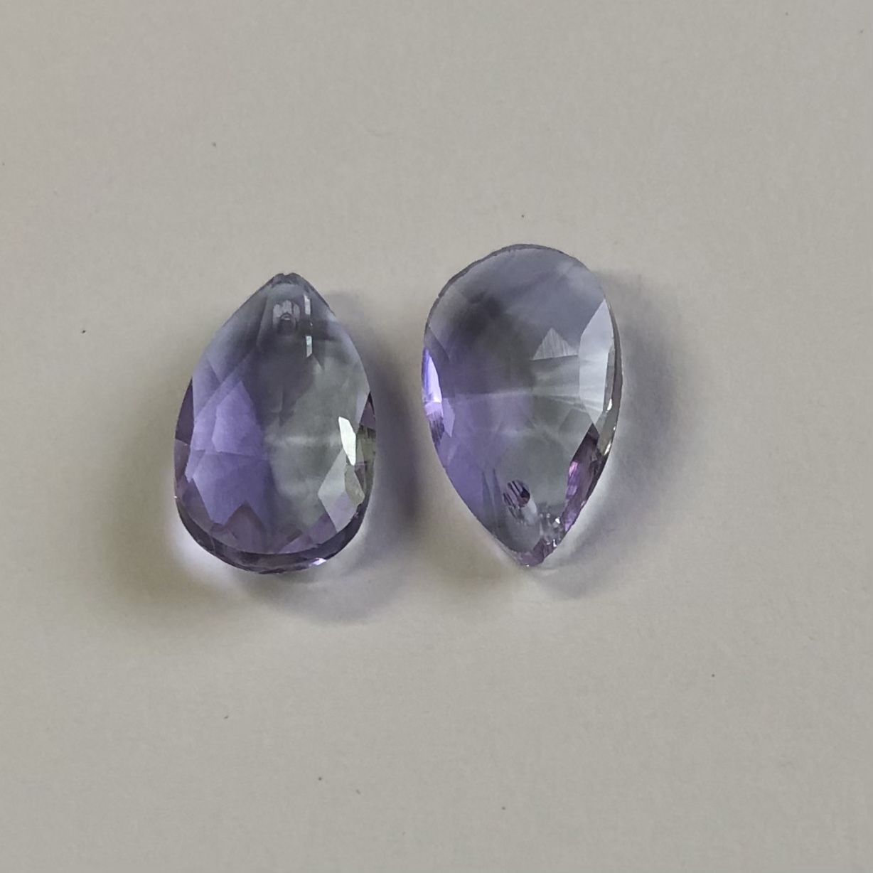 Faceted glass teardrop 22x13mm violet, 2pcs - Bohemia Design